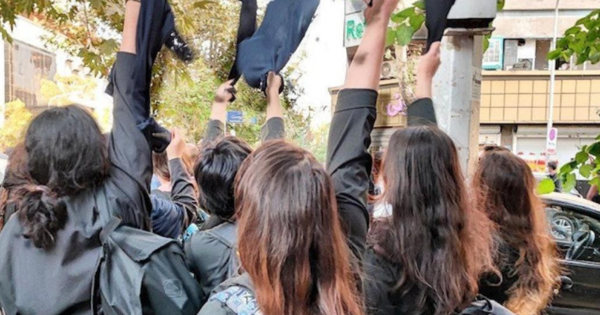 Iran: Drakonische Durchsetzung der Verschleierungspflicht | Amnesty ...